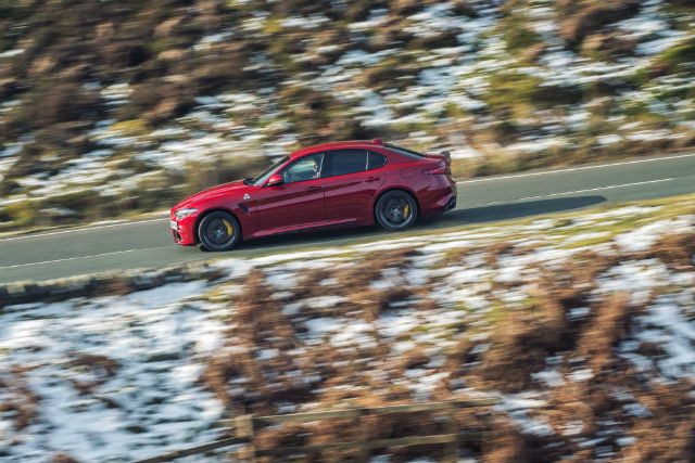 Alfa Romeo Giulia Quadrifoglio 2.9L V6 Saloon 2017 Review - Car Keys